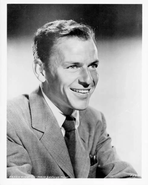 POP SINGER FRANK Sinatra poses for a portrait in circa 1952 Old Photo ...