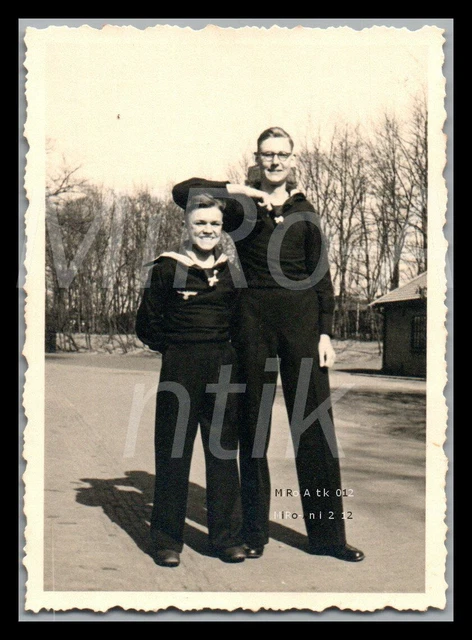 FOTO, WK2, T.EISENHUT 34.Minensuchfl., großer und kleiner Matrose in ...