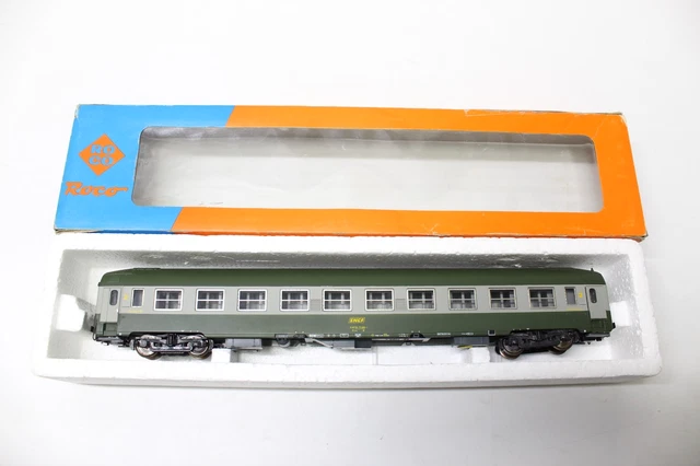 ROCO HO SCALE SNCF 2nd Class Passenger Coach, Green & Grey Livery £34. ...