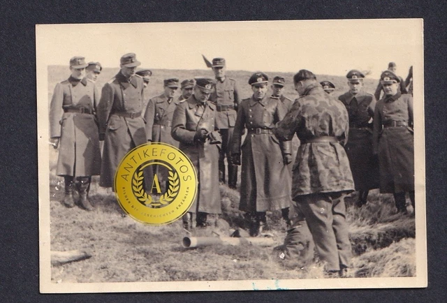FOTO,VORFÜHRUNG PANZERSCHRECK,TARNUNIFORM,PANZERKNACKER,PANZERFAUST ...