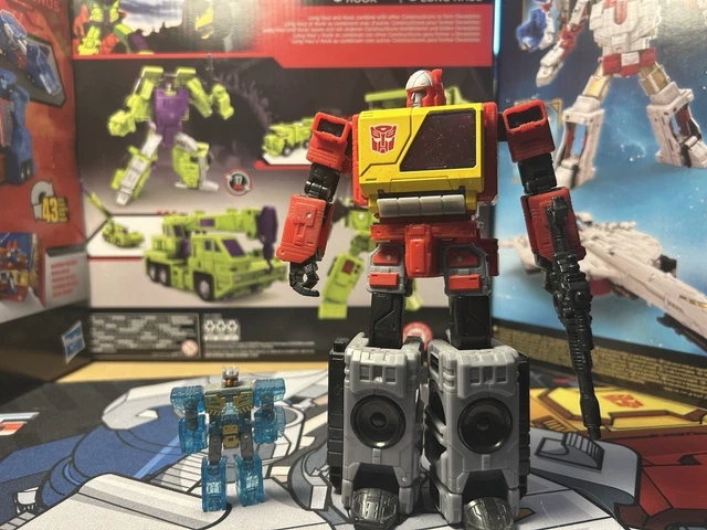 TRANSFORMERS KINGDOM/LEGACY VOYAGER Class Blaster And Eject £21.50 ...