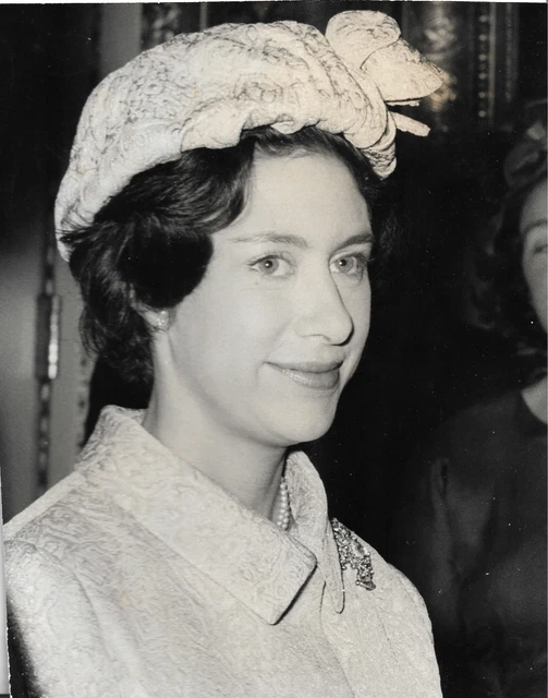 HRH PRINCESS MARGARET Original vintage press photograph 7x9" 34177 £14. ...
