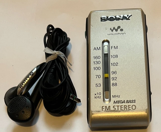 SONY SRF-S84 MEGA Bass Walkman FM/AM Taschenradio. Kompakte Größe + Sony Kopfhörer. EUR 48,01 ...