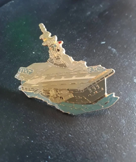 PORTE AVION FOCH Pin's Bateau Militaire gros pin's Ref 1294 EUR 7,00 - PicClick FR