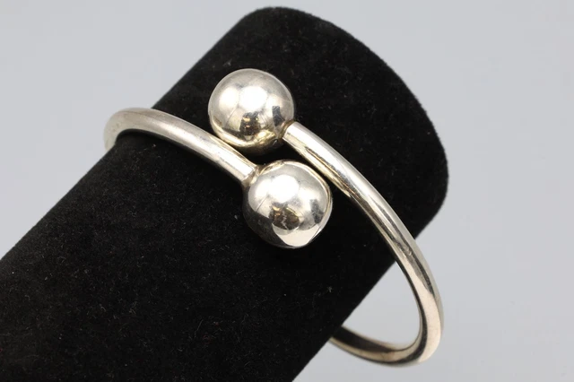 MODERNIST BYPASS BANGLE With Ball Caps Finials And Hinged Body, 925 ...