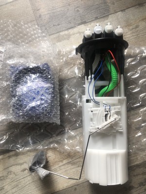 LAND ROVER DEFENDER 110 TD5 Fuel Pump & In Tank Sender Unit £20.00 ...