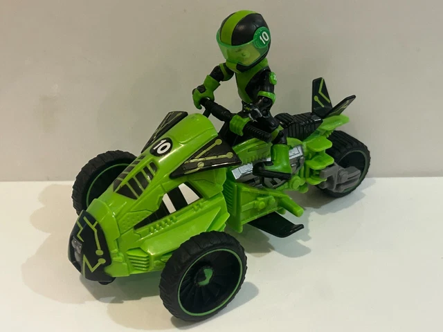 BEN 10 TRANSFORMING Omni Cycle + Ben 10 Actionfigur - 8" lang ...