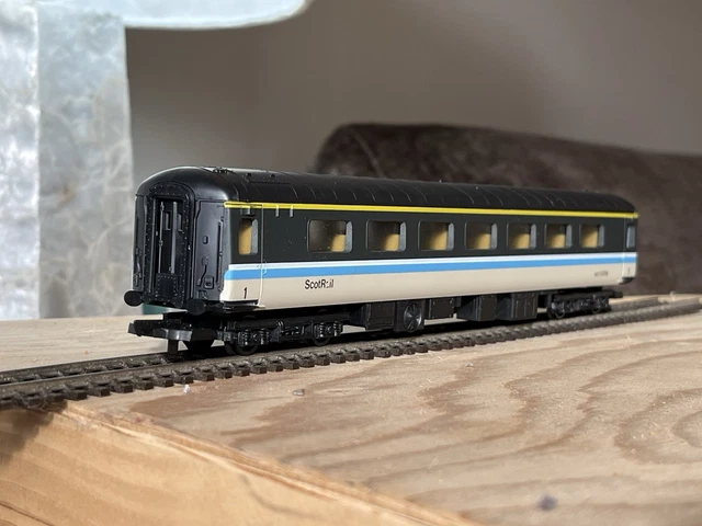 LIMA 11008 BR Inter-city 2nd Class Coach MK2 1st class 00 Gauge good ...