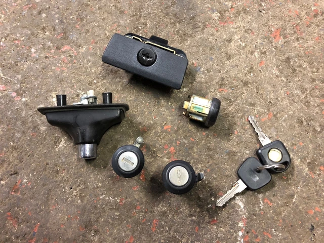 BMW E30 COMPLETE lock set saloon, coupe, convertible Ignition door boot ...