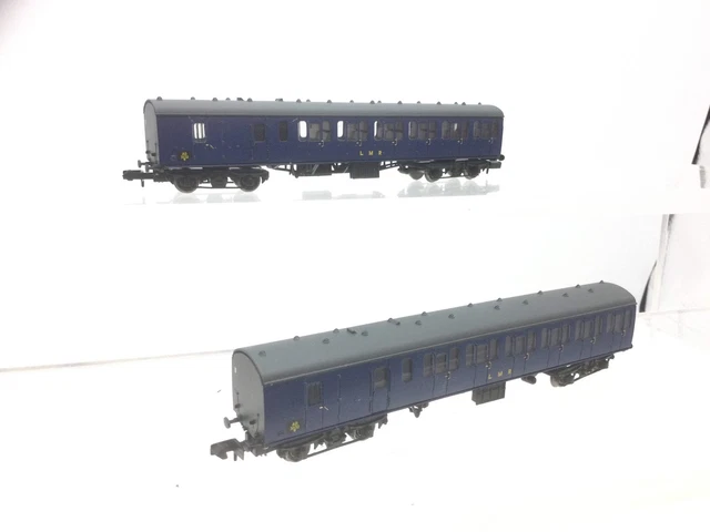 GRAHAM FARISH 370-400 N Gauge Longmoor Military Railway Coach x2 £60.00 ...