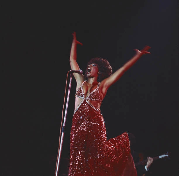 WELSH SINGER SHIRLEY Bassey Performs On Stage 1974 Old Music Photo 5 $9 ...