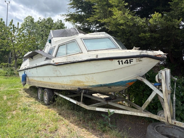 MICROPLUS 600 RIVERCRUISER Cabin Cruiser Boat Project Boat £1,250.00 ...