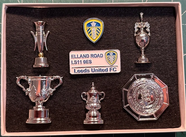 LEEDS UNITED 3D Trophy 7 Pin Badge Set £26.95 - PicClick UK