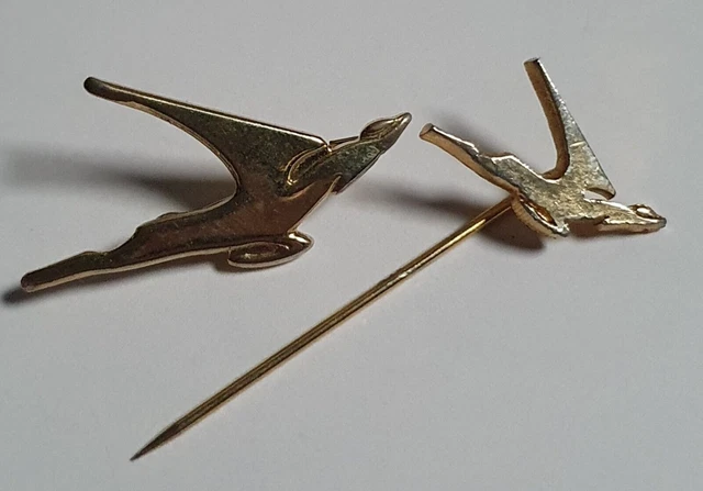 2 VINTAGE SOUTH African Airlines Pin/stick pin Badges - SAA - Flying ...