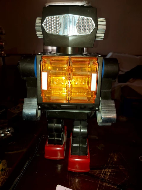 HORIKAWA TOYS BATTERY Operated Tin Toy Robot New Space Giant from 1950 ...