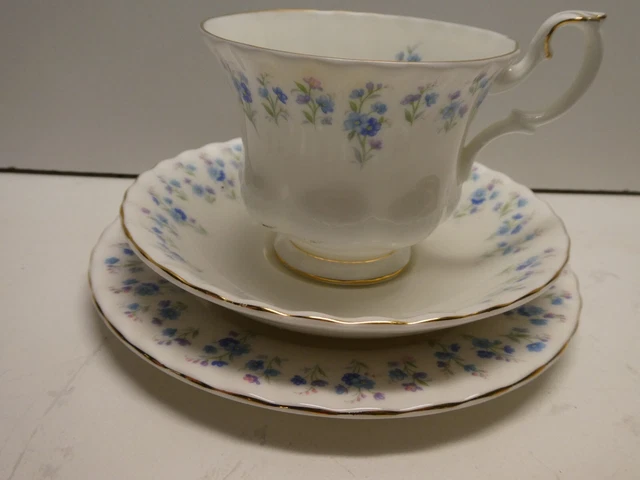 ROYAL ALBERT MEMORY Lane Bone China Porcelain Trio Cup Saucer Plate $49 ...