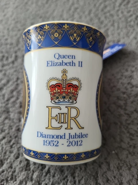 A PAIR OF Elgate Queens Diamond Jubilee Mugs Collectors ceramic cups ...