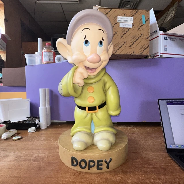 DISNEY SNOW WHITE And The Seven Dwarfs Dopey Big Collectible Statue ...