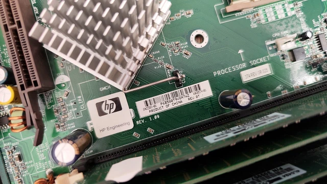 HP P4SD 323091-001 Compaq D530SFF D330 305374-001 0R S25 Socket 478 ...