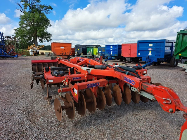 SUMO TRIO 3.5 metre Auto-Reset Trailed Disc-Tine-Disc-Press Primary ...