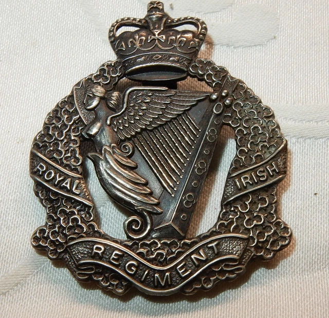 GENUINE THE ROYAL Irish Regiment British Military Cap Badge Officers W ...