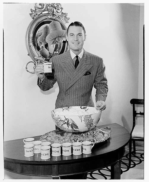 ACTOR CHESTER MORRIS Poses In His Home With Tom And Jerry Mugs 1940S ...