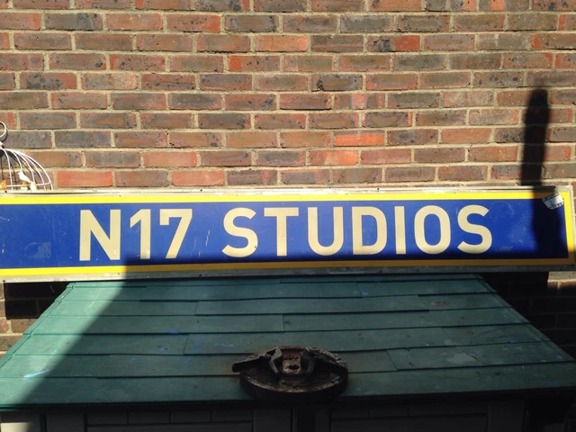 TOTTENHAM HOTSPUR SIGN White Hart Lane N17 Studios £50.00 - PicClick UK