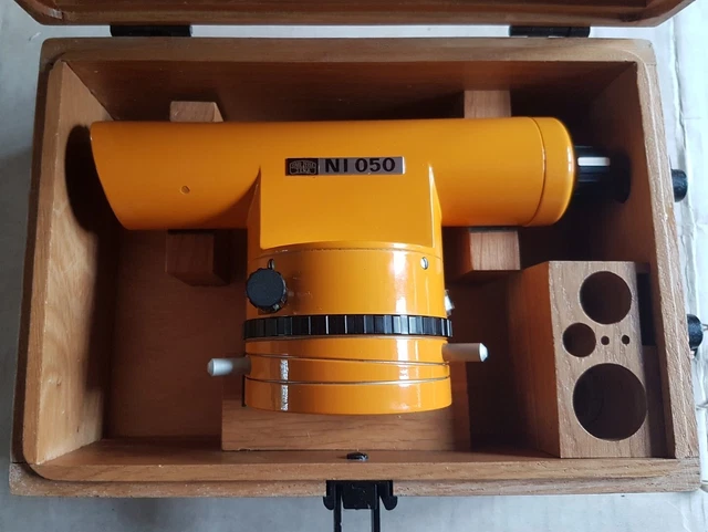 VINTAGE CARL ZEISS Jena Level, Theodolite NI050 GDR, box, 2 keys ...
