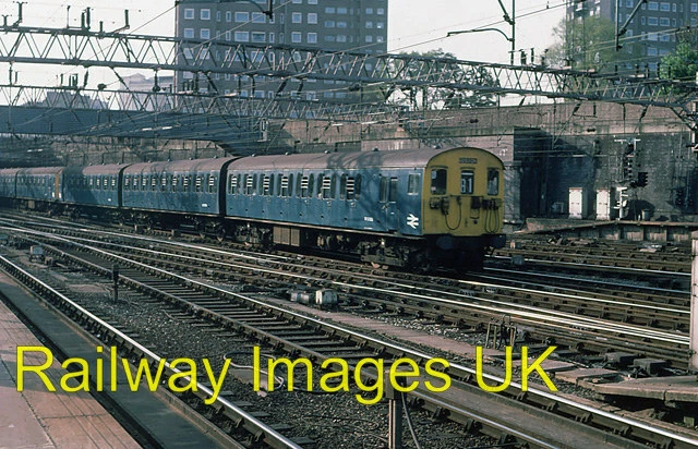 RAILWAY PHOTO - class 501 electric units arrives at Euston c1975 £2.00 ...