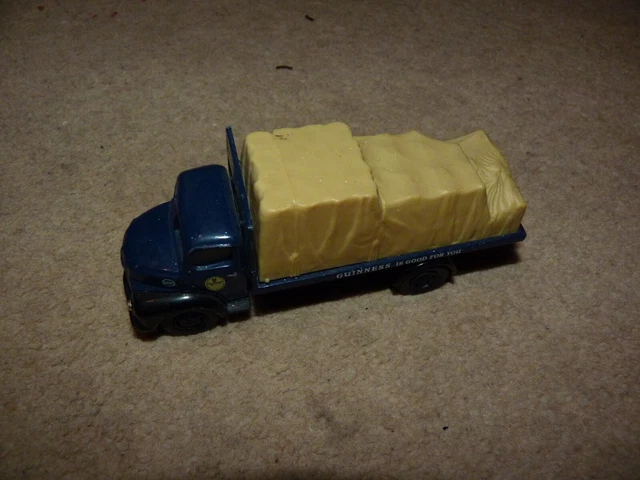 CORGI CLASSICS LEYLAND Comet Guinness Flatbed Truck with Load - 1:43 £5 ...