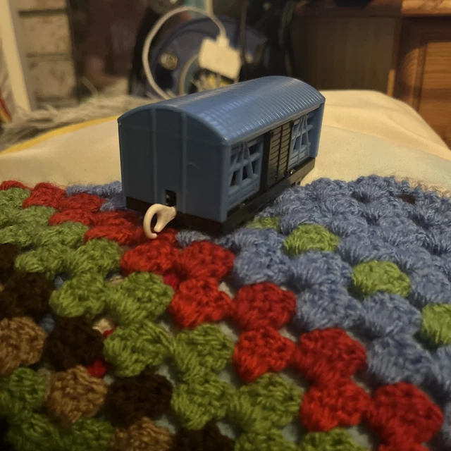 RARE HIT TOY company trackmaster blue cattle van from Splatter pack £37 ...