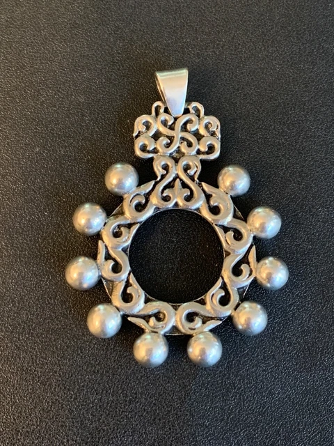 PENDENTIF CHAPELET DIZAINIER Basque ancien en argent massif EUR 88,00 ...