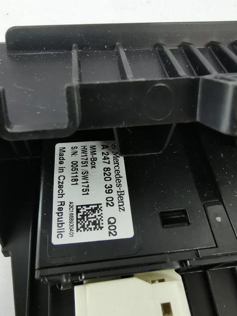 MERCEDES-BENZ A W177 A 200 Additional Music Player Connectors ...