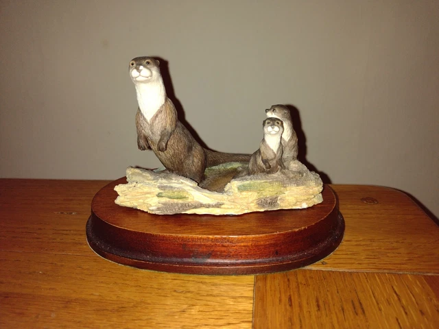 BORDER FINE ARTS – The Chiltern Collection – OTTER RW2 Ornament £5.00 ...