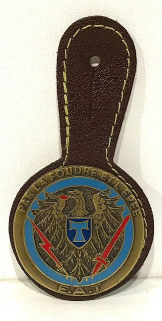 MEDAILLE BROCHE INSIGNE Militaire Pucelle Eat Par La Foudre Et L'epee ...