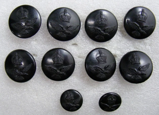 10 X AUSTRALIA: Original buttons: WW2 RAAF plastic buttons (8 x 24mm, 2 ...