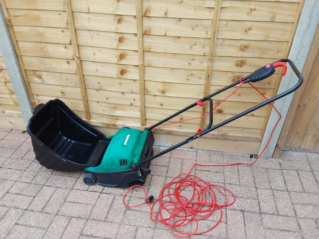 QUALCAST LAWN RAKER 32 Electric Lawn Raker with Collector £40.00 ...