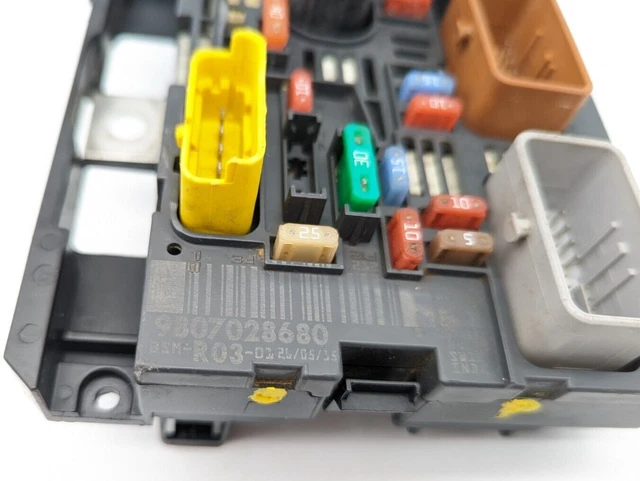 BOÎTE FUSIBLE CITROËN / Peugeot 9807028680 BSM-R03 EUR 360,45 - PicClick FR