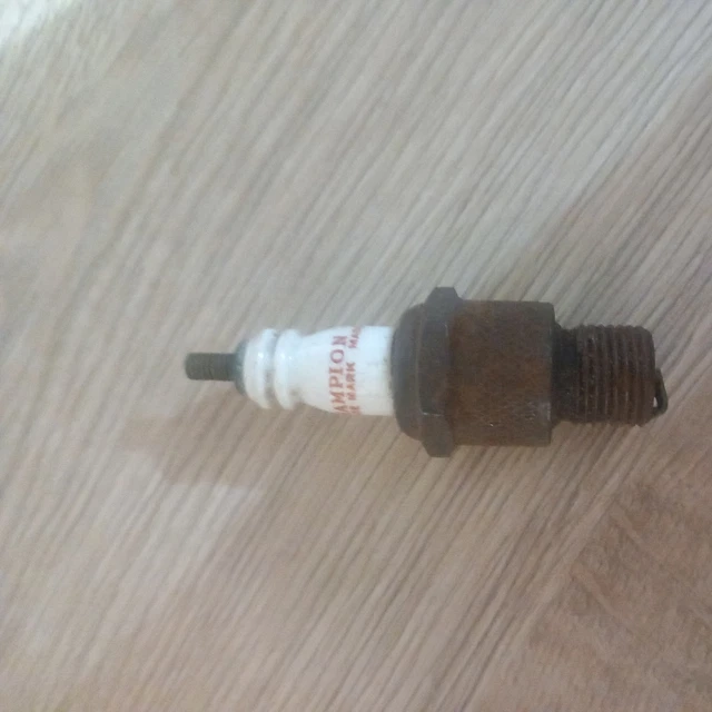 VINTAGE CHAMPION SPARK plug L-10 £10.78 - PicClick UK