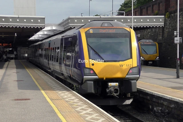 B243 35MM SLIDE Class 195 195117 Sheffield £3.54 - PicClick UK