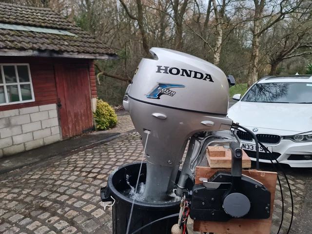 HONDA BF20 OUTBOARD. Full Remote system Electric start. Electric Tilt ...