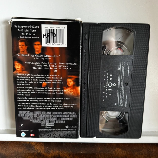 SIGNS 2002 VHS Tape Touchstone Pictures Mel Gibson, Joaquin Phoenix Sci ...