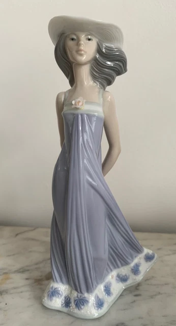 VINTAGE LLADRO DAISA 5644 Porcelain Retired 8 Inch Figurine Susan Mint ...
