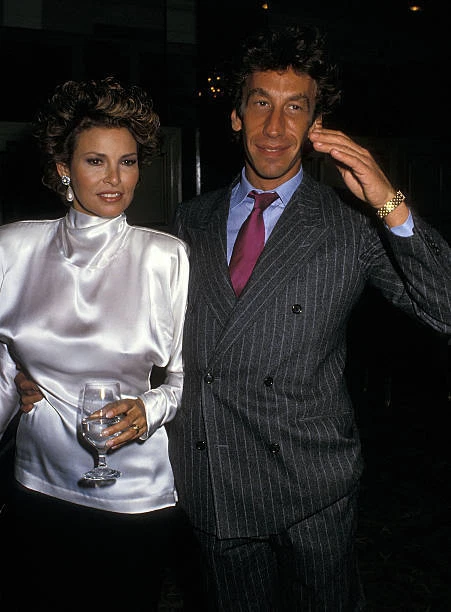 ACTRESS RAQUEL WELCH and husband Andre Weinfeld 1987 OLD PHOTO 10 $9.00 ...