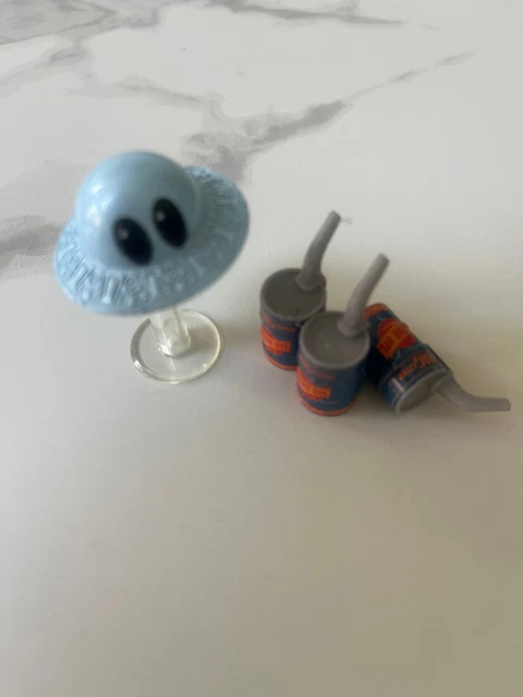 DISNEY PIXAR CARS Toon UFO Mator with Oil Cans UFM Toons: Rare £63.10 ...