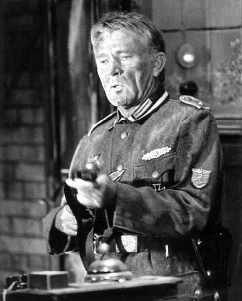 THE BRITISH ACTOR title role of Sergeant Steiner during filming of- Old ...