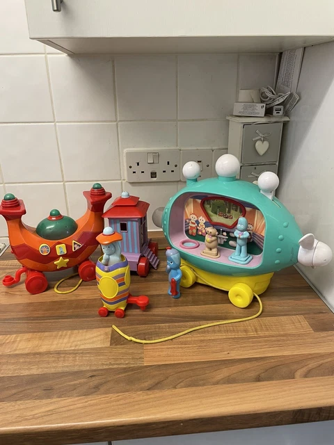 CBEEBIES IN THE Night Garden Pull Along Pinky Ponk Lights & Sounds Plus ...