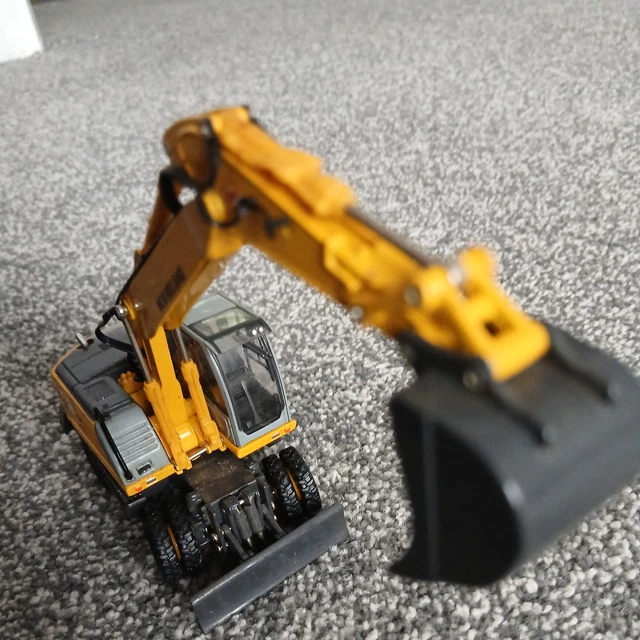 ROS 1:50 SCALE New Holland E215B Excavator Diecast Model , no box £13. ...