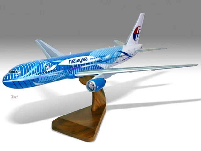 BOEING 777-200ER MALAYSIAN Airlines Solid Wood Replica Airplane Desktop ...