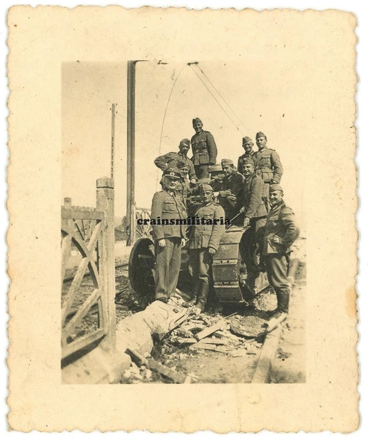ORIG. FOTO FRANZ. Beute Panzer Renault FT-17 Tank in LUNÉVILLE ...